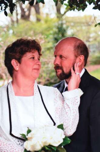 Tammy Neyer and Greg Neff exchange vows – Times News Online