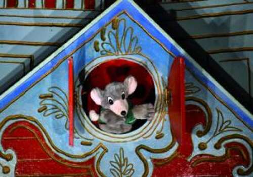 Pip talks! Popular holiday mouse making history at Lehigh Valley ...