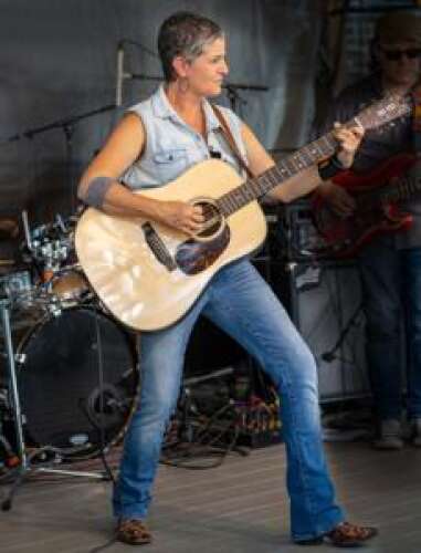 Dina Hall continues “In-The-Round” series – Lehigh Valley Press