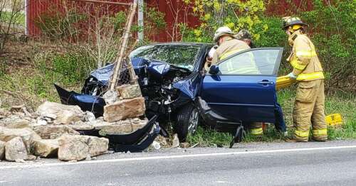 Man hurt when car hits stone wall in E. Penn – Times News Online